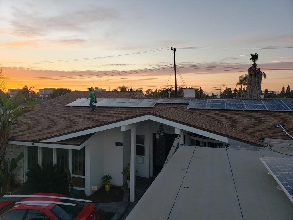 Solar Roofing Success: Real-World Cases & Innovations