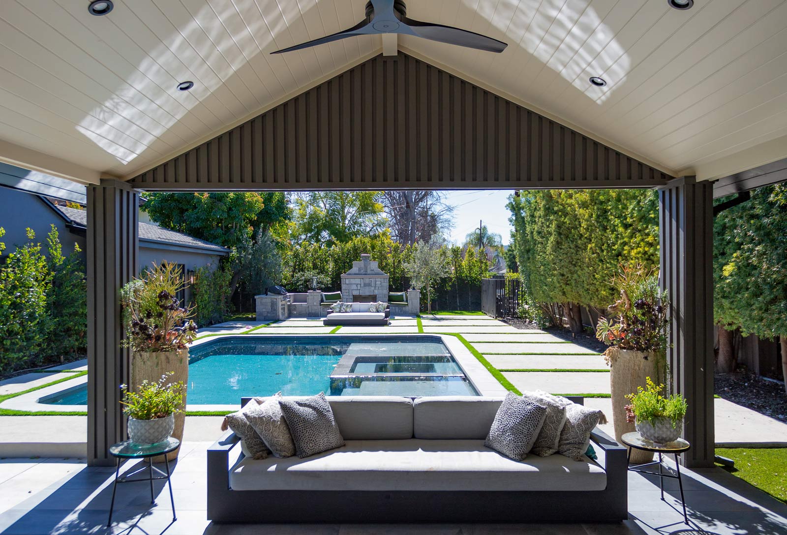 Backyard Remodeling Done Right - Elevate Your Outdoor Space