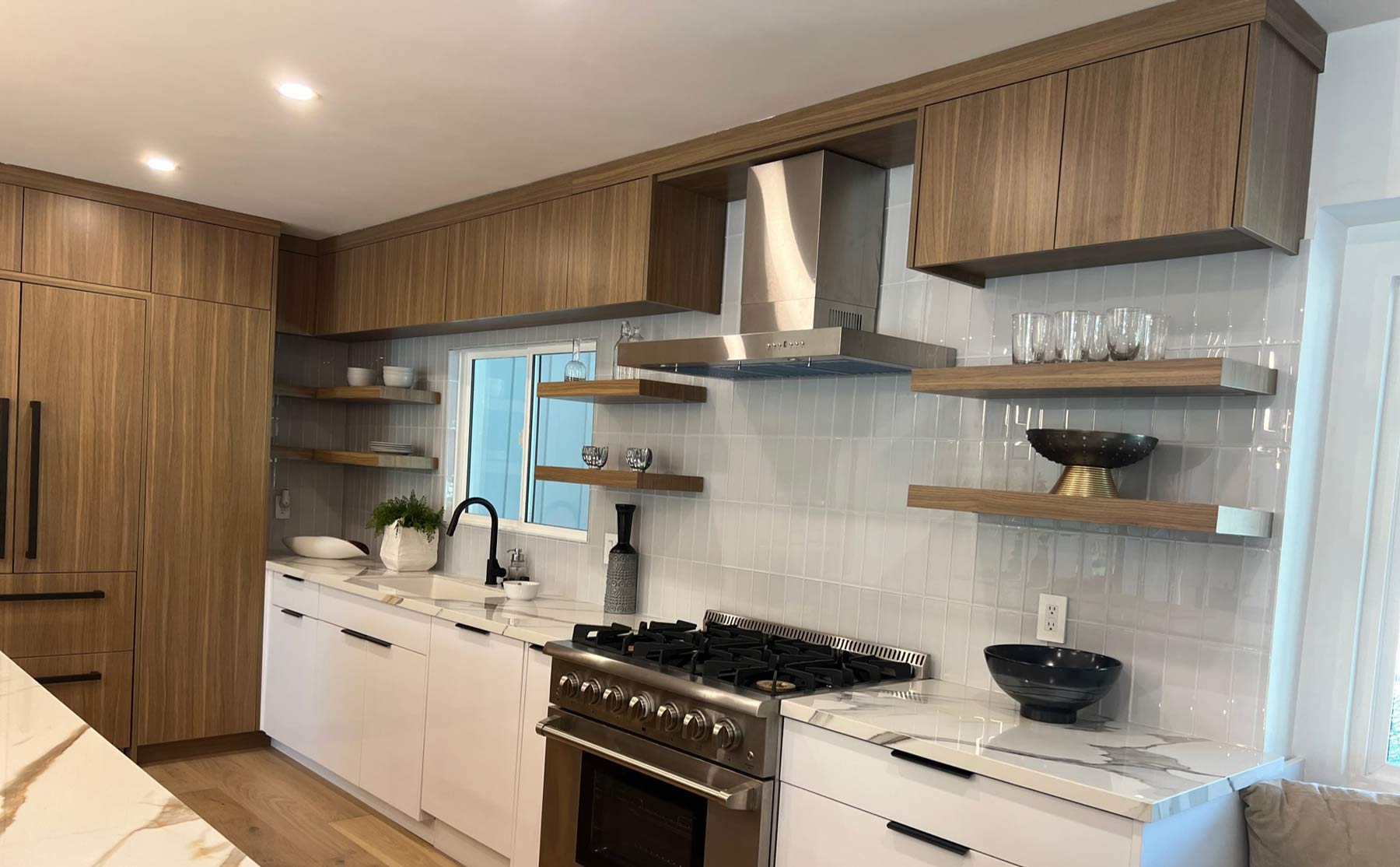 Revolutionize Your Kitchen: U-Shaped Designs with Islands Unleashed